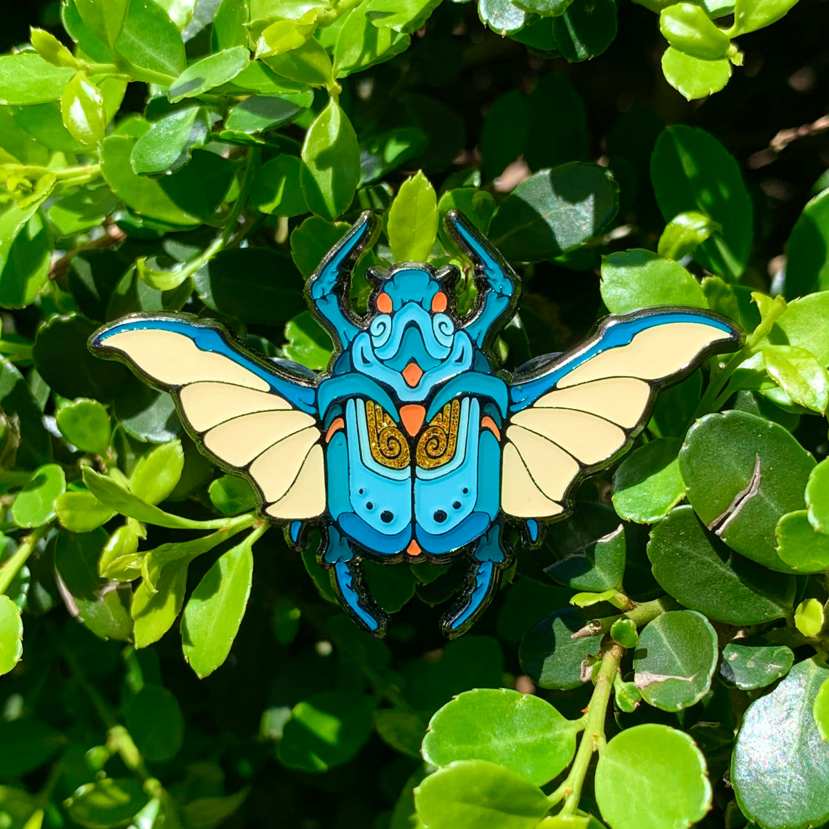 LE 65 “Eternal Spring” Scarab pin – Crunchy Fingers